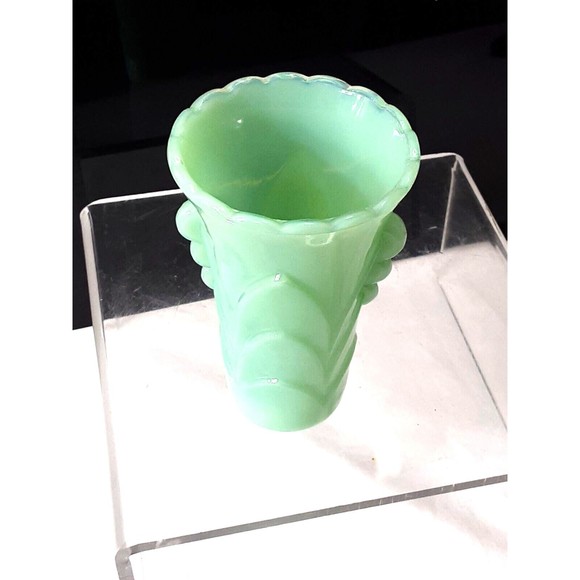 FireKing | Art | Vintage Fire King Green Jadeite Art Deco Vase | Poshmark
